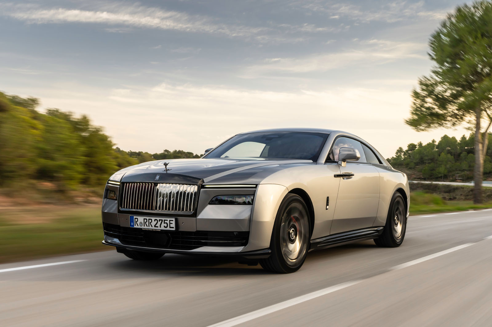 Rolls-Royce Spectre Review 2025, Price & Specs - newsmargs.com